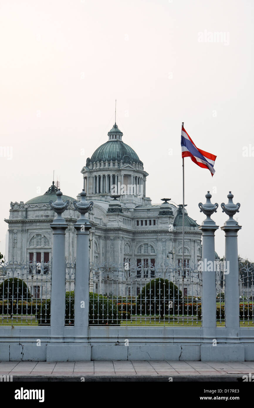 Thailand, Bangkok, view of the Parliament Building Stock Photo - Alamy