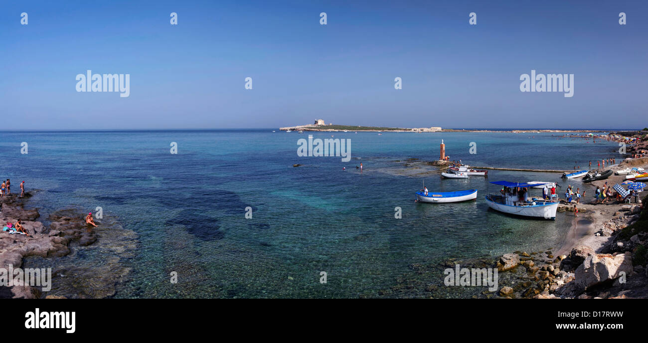 Italy, Sicily, Portopalo di Capo Passero, view of the coast and Capo ...