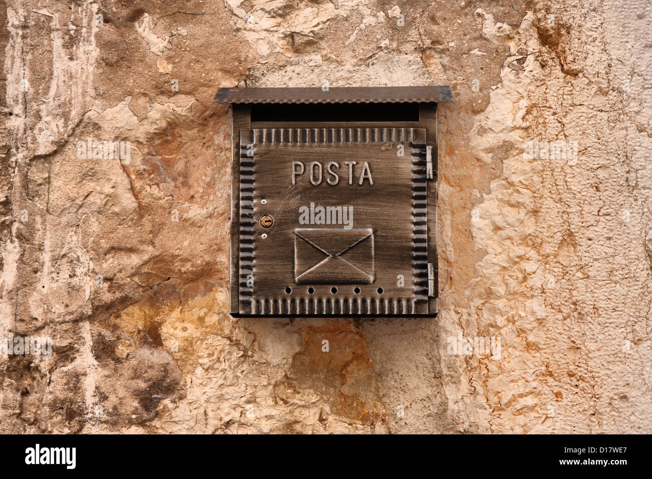 Mailbox at stone wall hi-res stock photography and images - Alamy