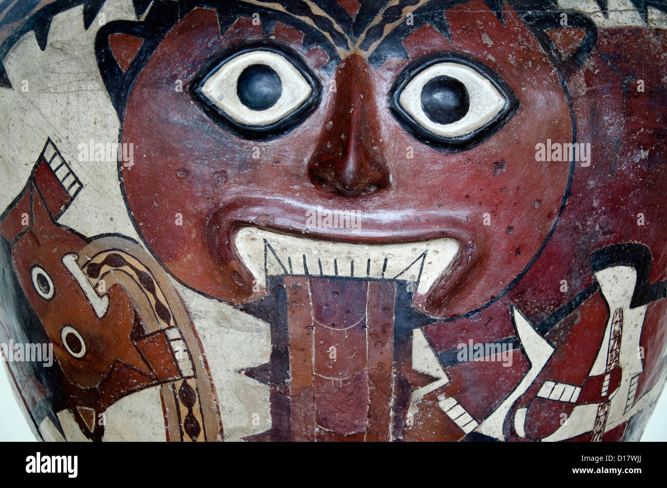 Ceramic vessel, Drum Nazca culture 100 AC-800 AC Perú Stock Photo - Alamy