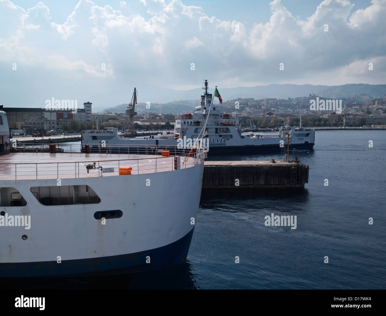 Connect with the landscape hi-res stock photography and images - Alamy