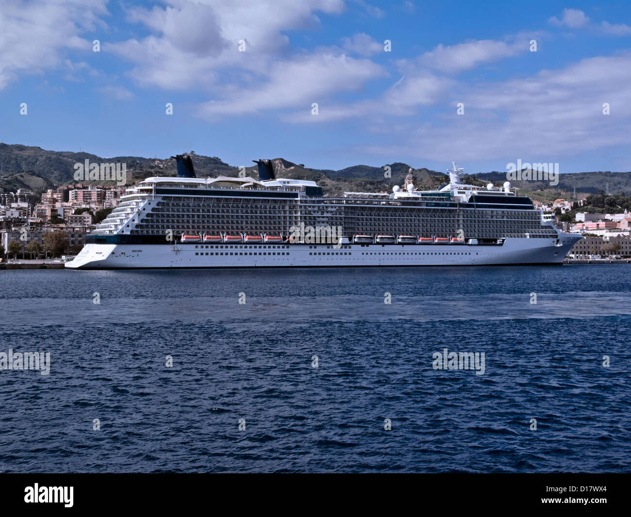 Italy, Sicily, Messina, a big cruise ship in the port Stock Photo - Alamy