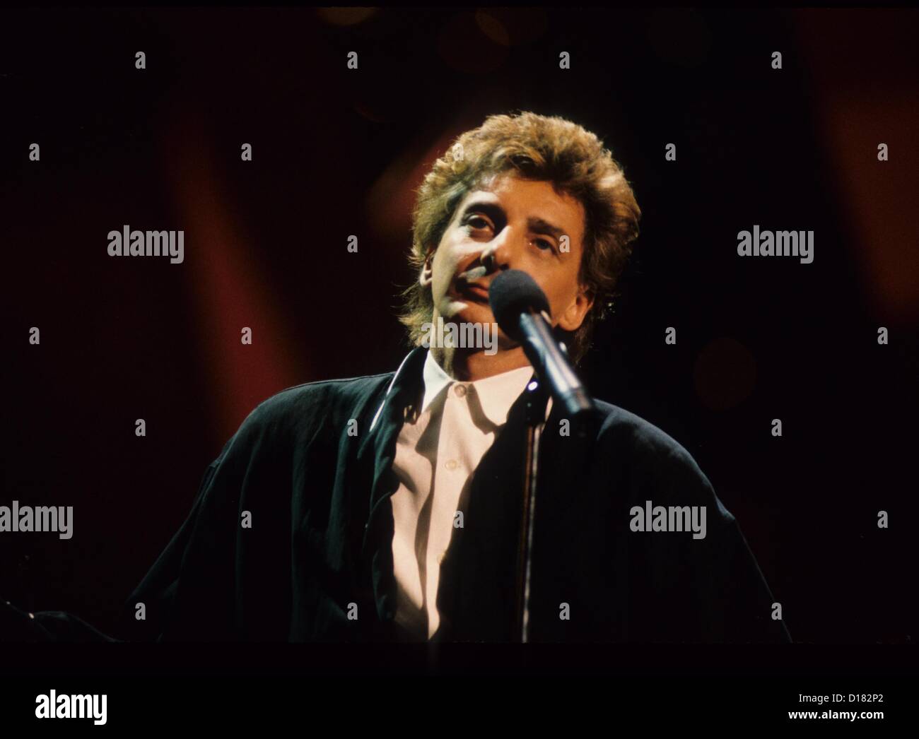 BARRY MANILOW 1990.(Credit Image: © John Barrett/Globe Photos/ZUMAPRESS ...