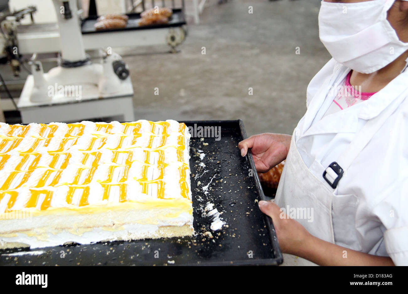 Yellow white cake in a Pastry Stock Photo - Alamy