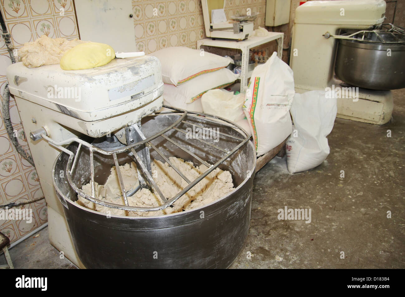 Paddle mixer in a industrial bakery Stock Photo - Alamy