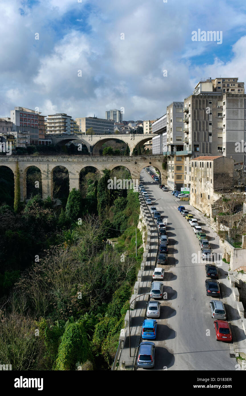Building stone bridges hi-res stock photography and images - Alamy