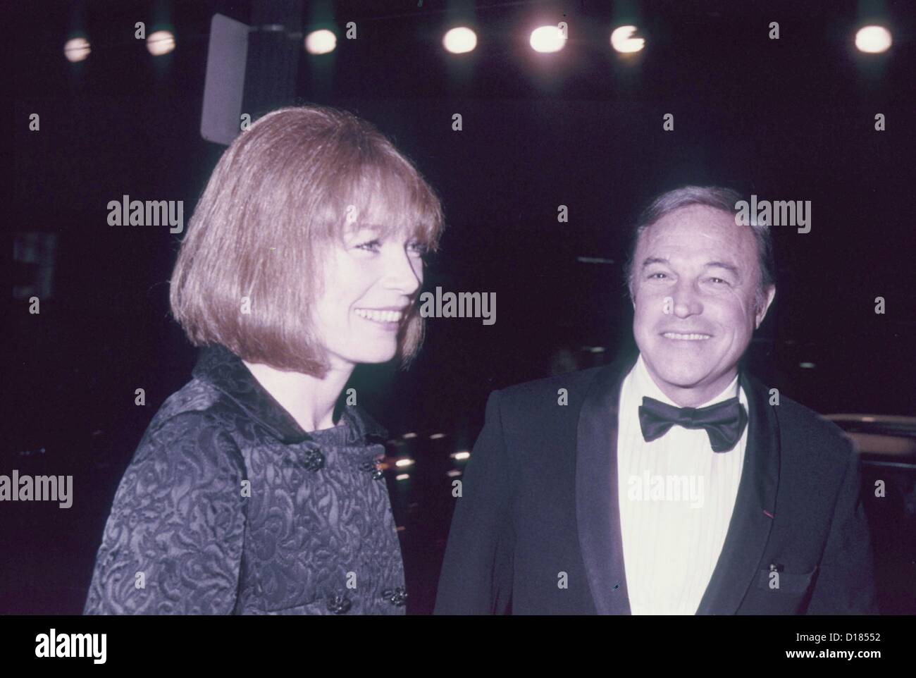 SHIRLEY MacLAINE with Gene Kelly 1974.(Credit Image: © Roy Everson ... SHIRLEY MacLAINE with Gene Kelly 1974.(Credit Image: © Roy Everson ...