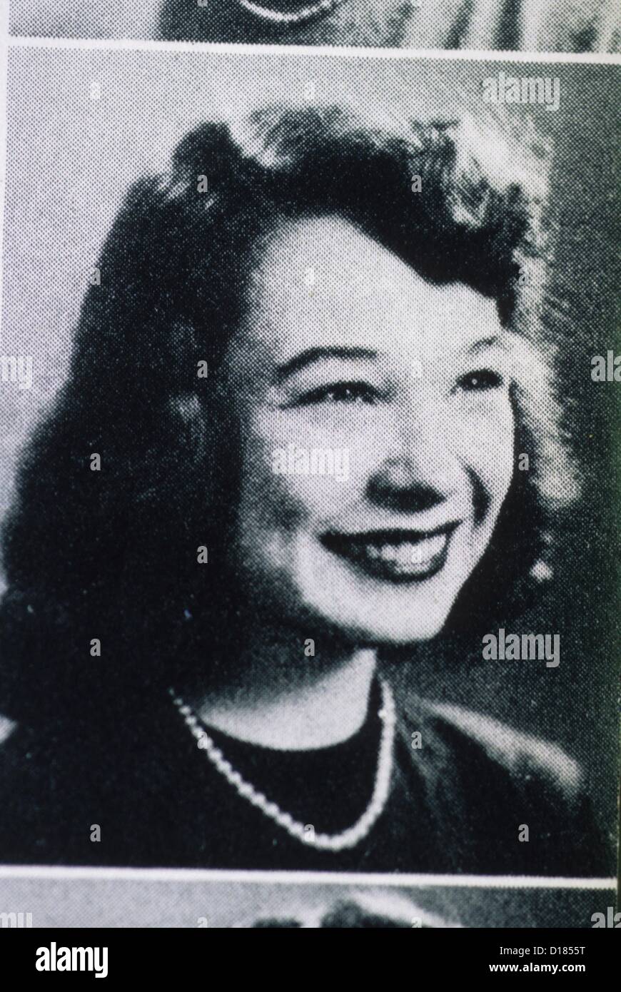 SHIRLEY MacLAINE.(Beaty) class 1952 Washington and Lee High School ...