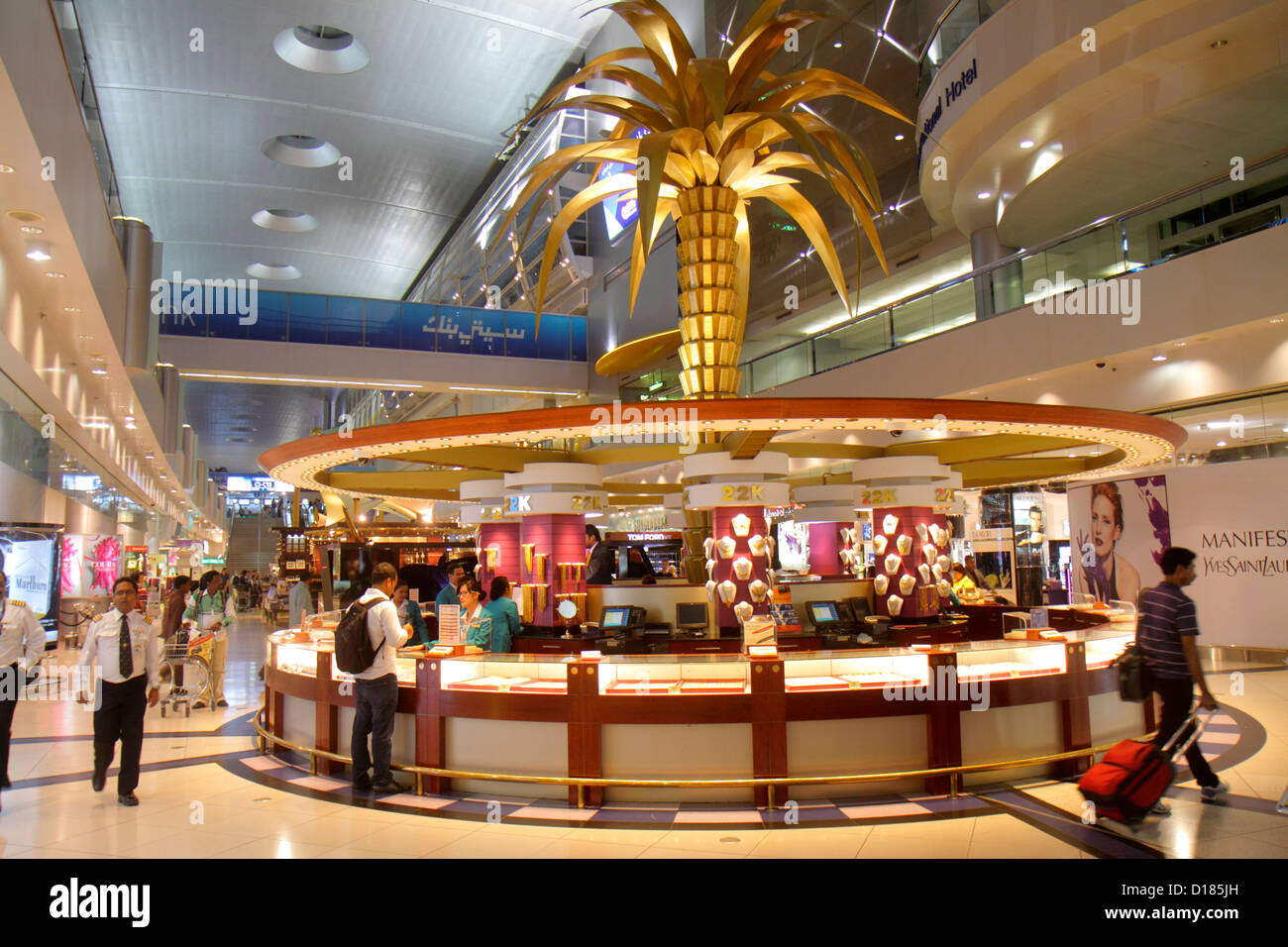 Concourse Uae High Resolution Stock Photography and Images - Alamy
