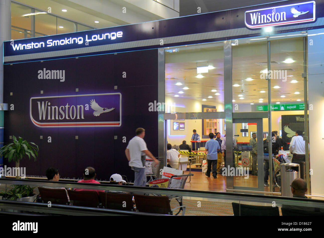 Winston smoking lounge dubai airport hi-res stock photography and ...