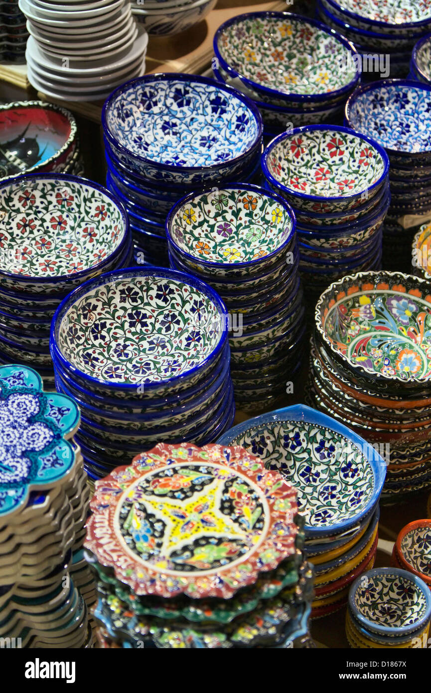 Turkey, Istanbul, Grand Bazaar (Kapalicarsi), handpainted turkish ...