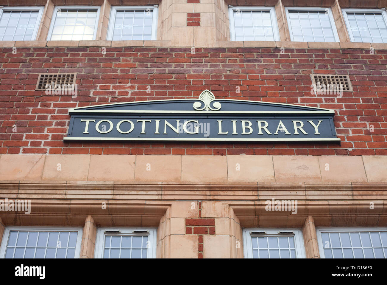 Wandsworth london sign hi-res stock photography and images - Alamy