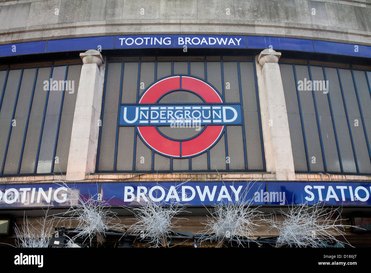 Tooting broadway hi-res stock photography and images - Alamy