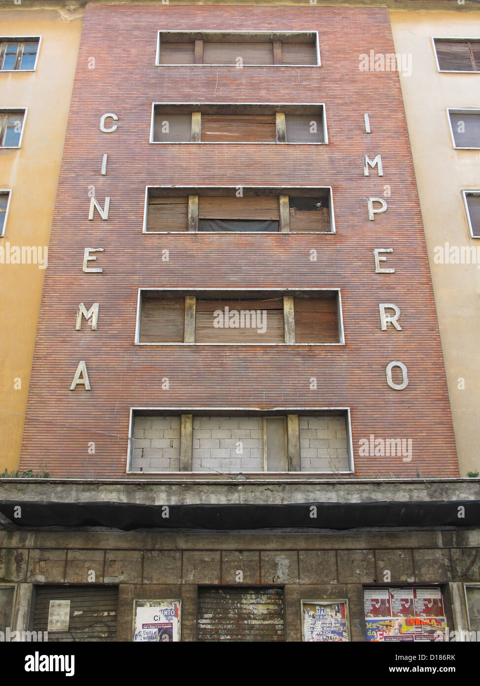 Abandoned cinema building hi-res stock photography and images - Alamy