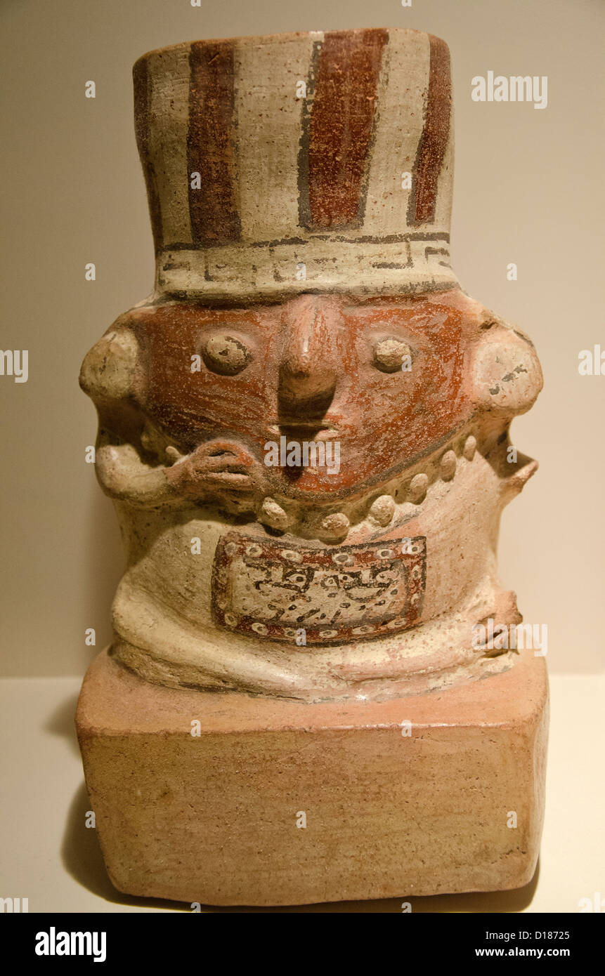 Wari vessel hi-res stock photography and images - Alamy