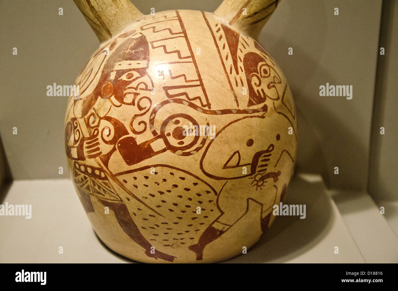 Ceramic vessel Moche culture 100 AC-800 AC Perú Stock Photo - Alamy