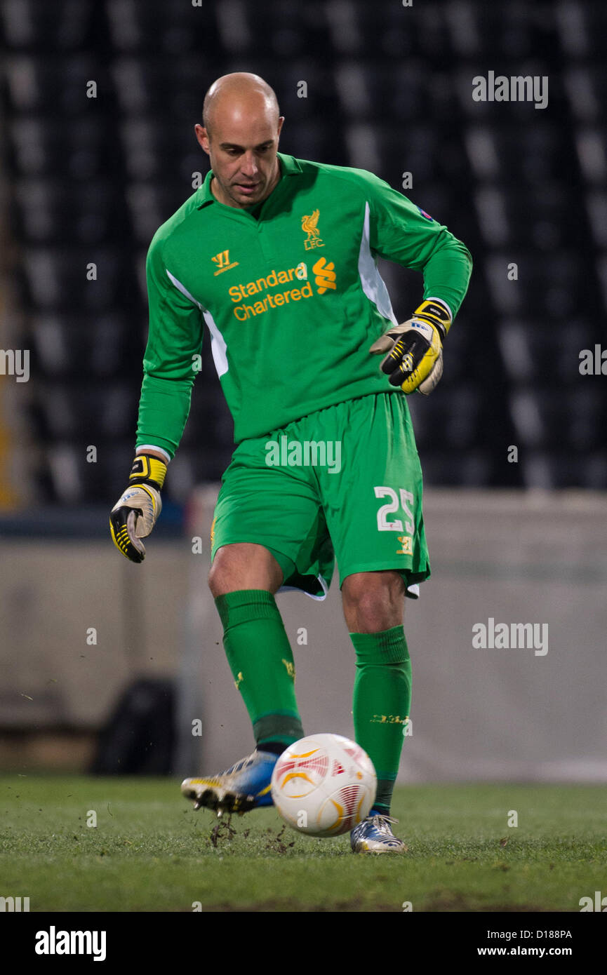 Pepe reina liverpool hi-res stock photography and images - Alamy