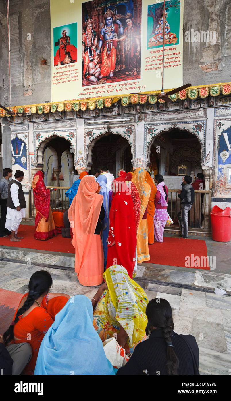 Hinduism People Praying