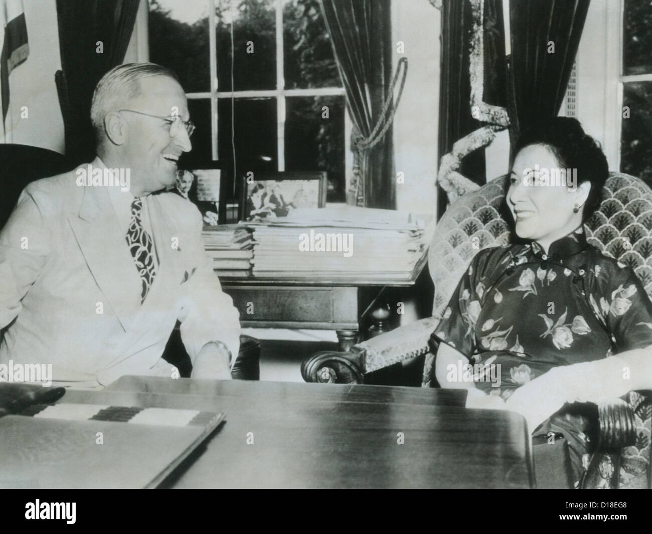 Chiang kai shek wife hi-res stock photography and images - Alamy