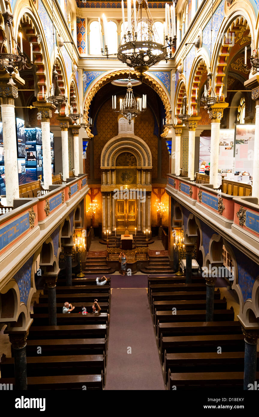 the historical center of Prague - synagogue Stock Photo - Alamy