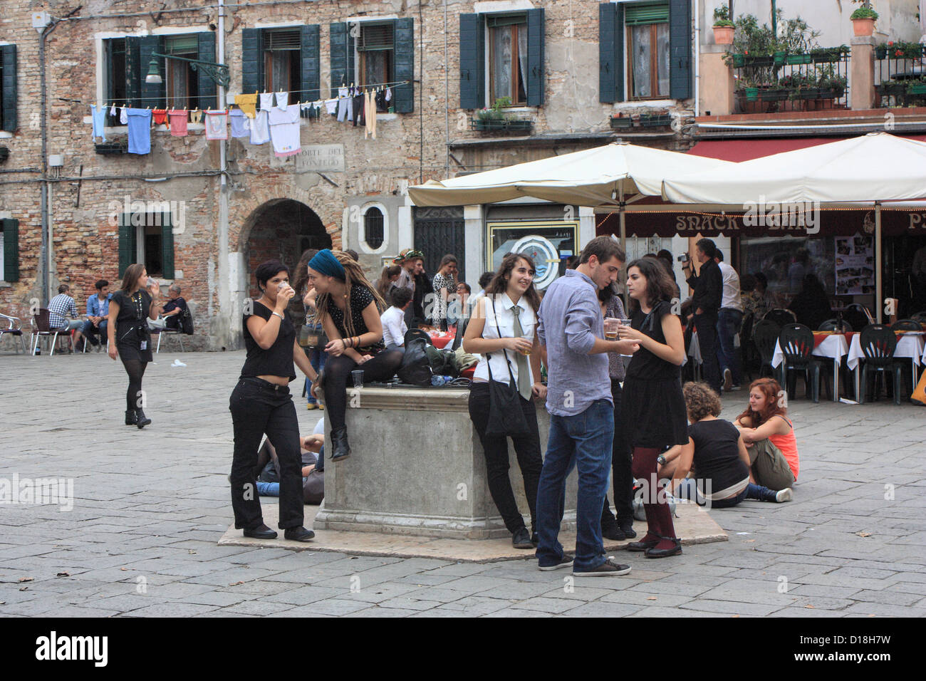 Venice student students party hi-res stock photography and images - Alamy