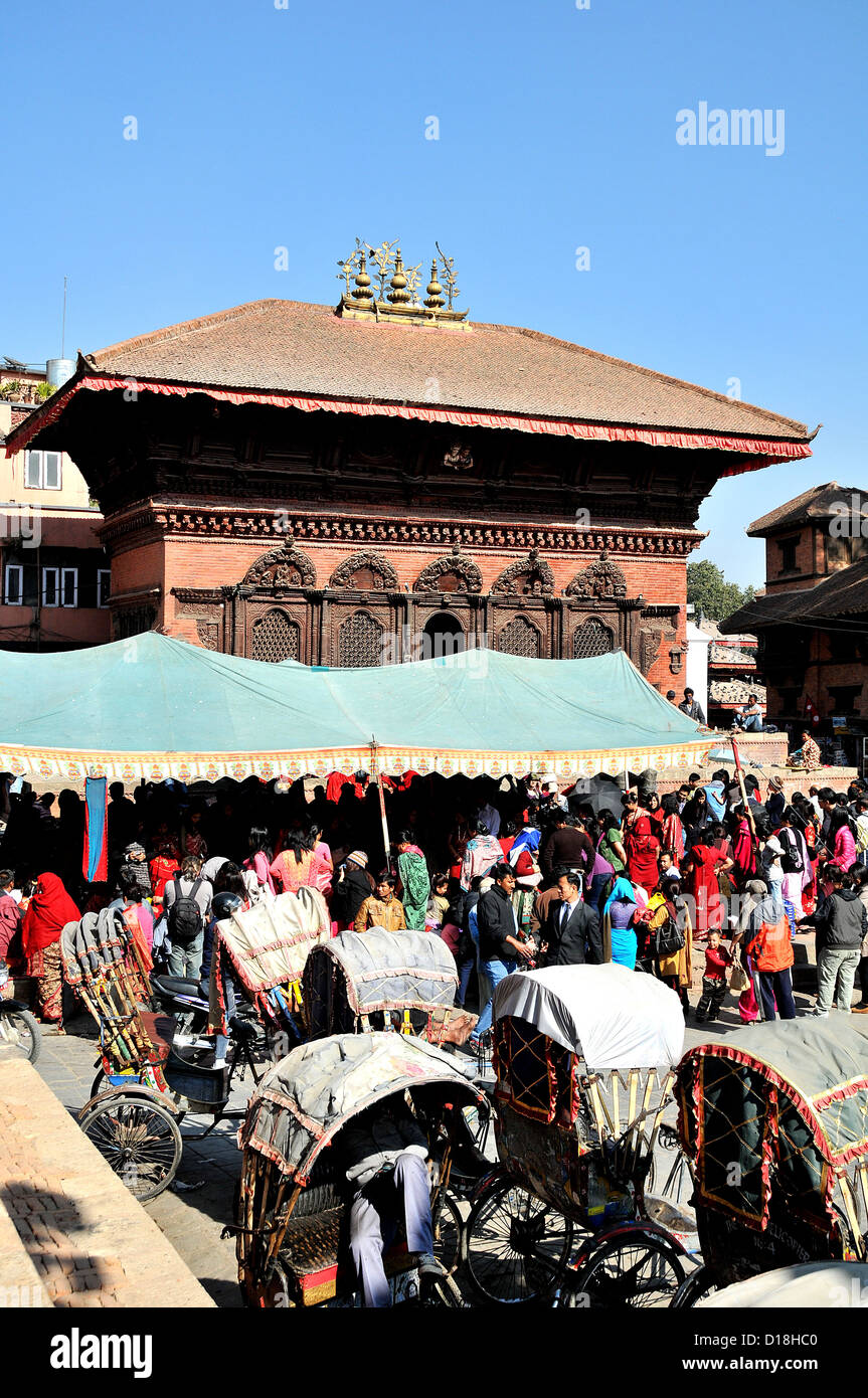 Shiva parbati temple hi-res stock photography and images - Alamy