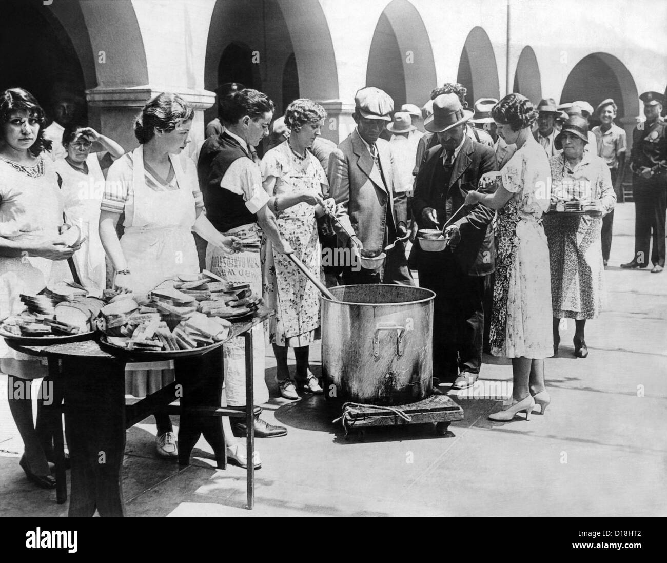 Breadline 1930s High Resolution Stock Photography and Images - Alamy