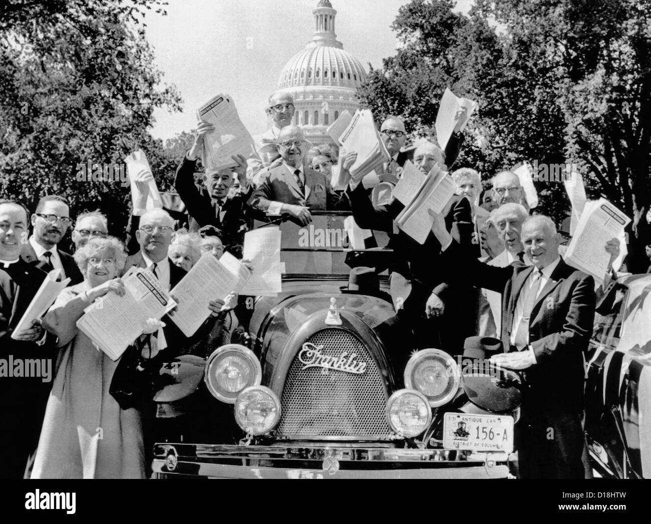 Senior citizens committee hi-res stock photography and images - Alamy