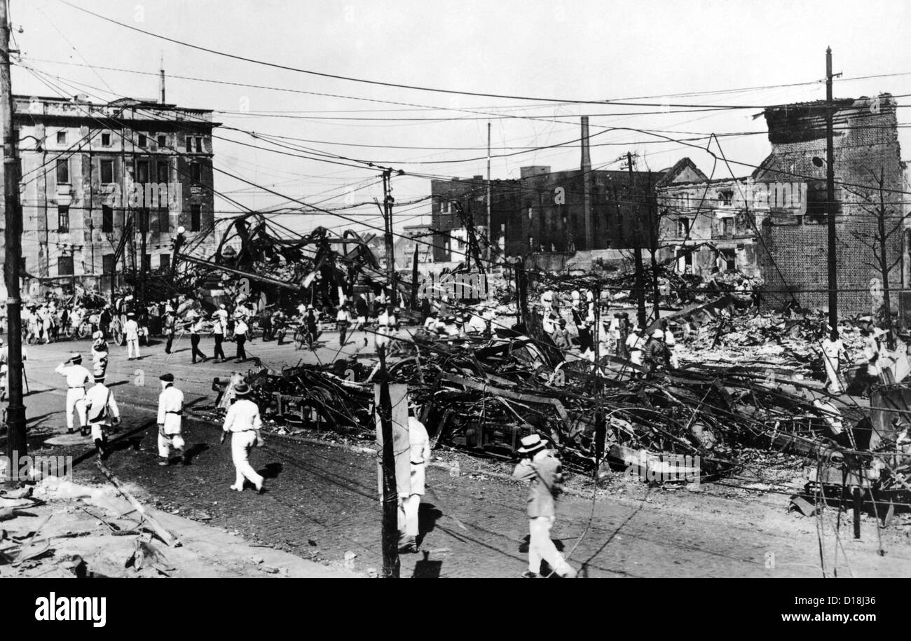 Ruins of burned streetcars after the 1923 Tokyo earthquake. The Great ...