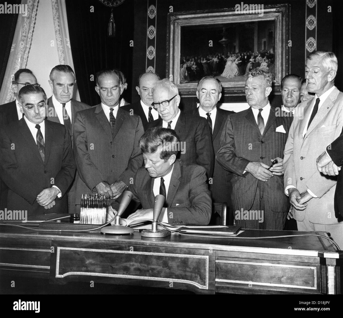 Today l r hi-res stock photography and images - Alamy