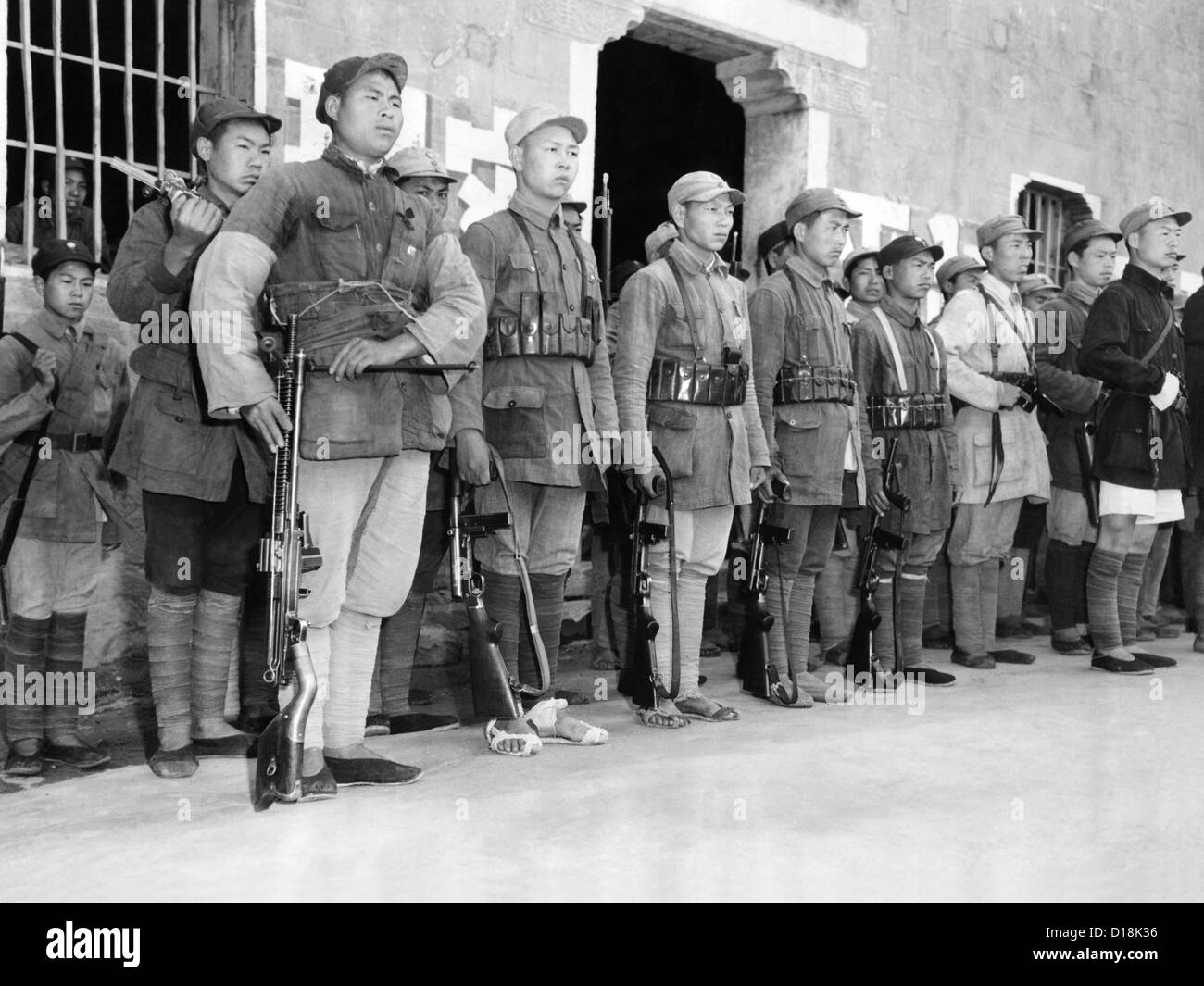 Soldiers of the chinese army hi-res stock photography and images - Alamy