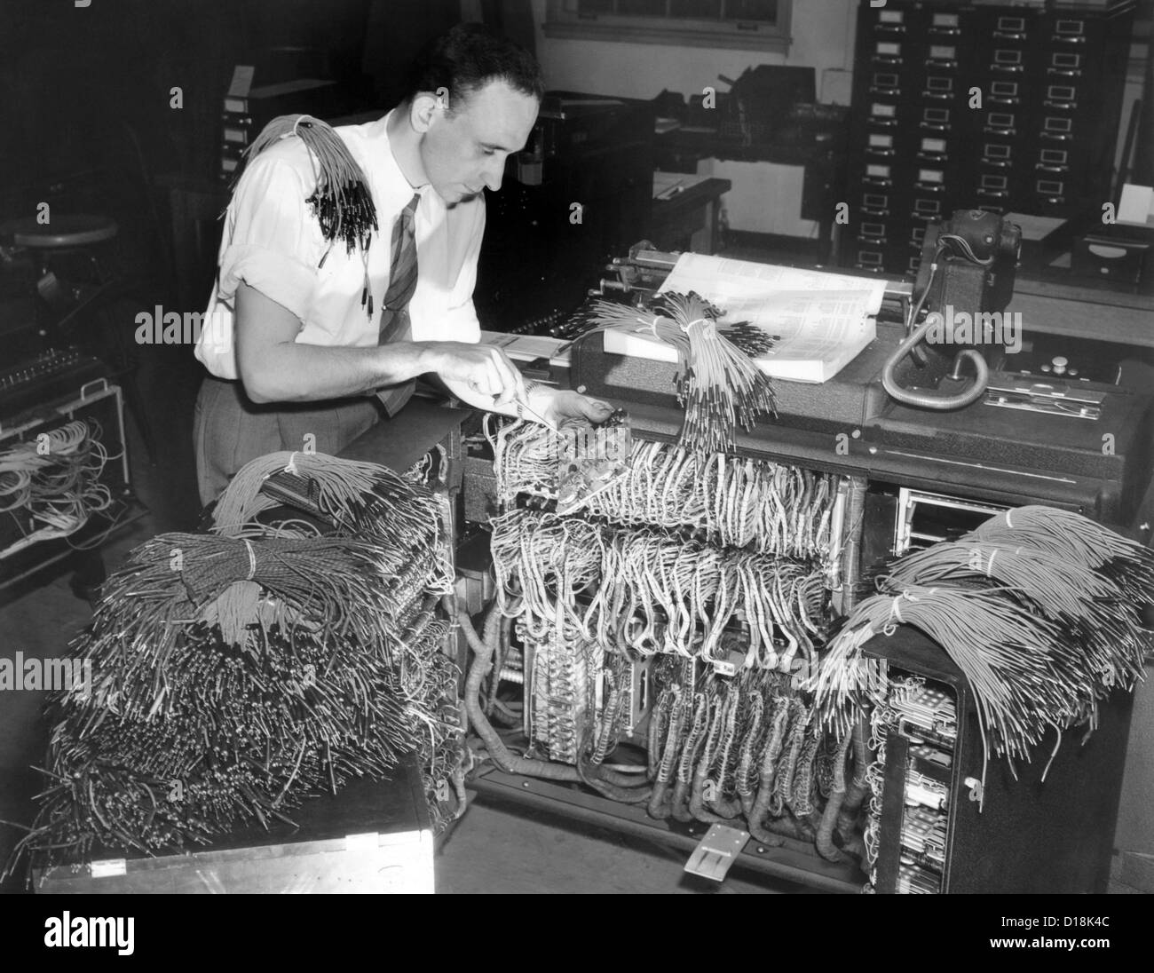 1940s computer hi-res stock photography and images - Alamy
