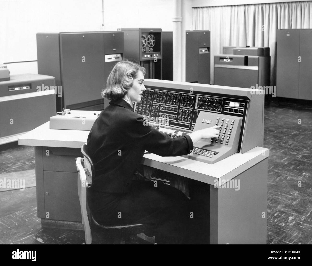 1950s office workers hi-res stock photography and images - Alamy
