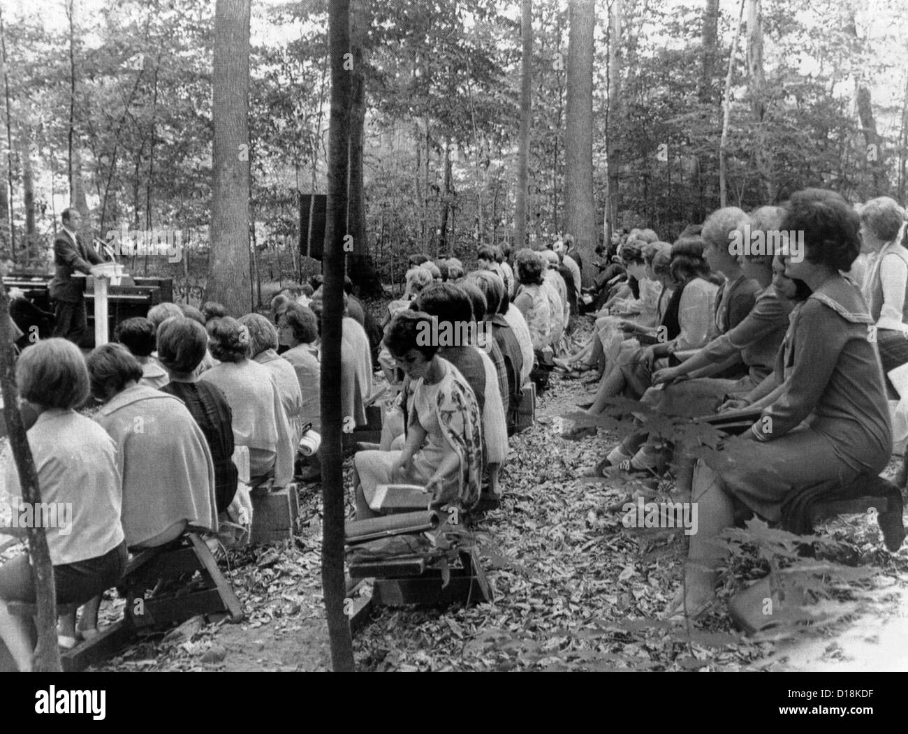 400 member cast of the Mormon Church's Hill Cumorah Pageant in the ...