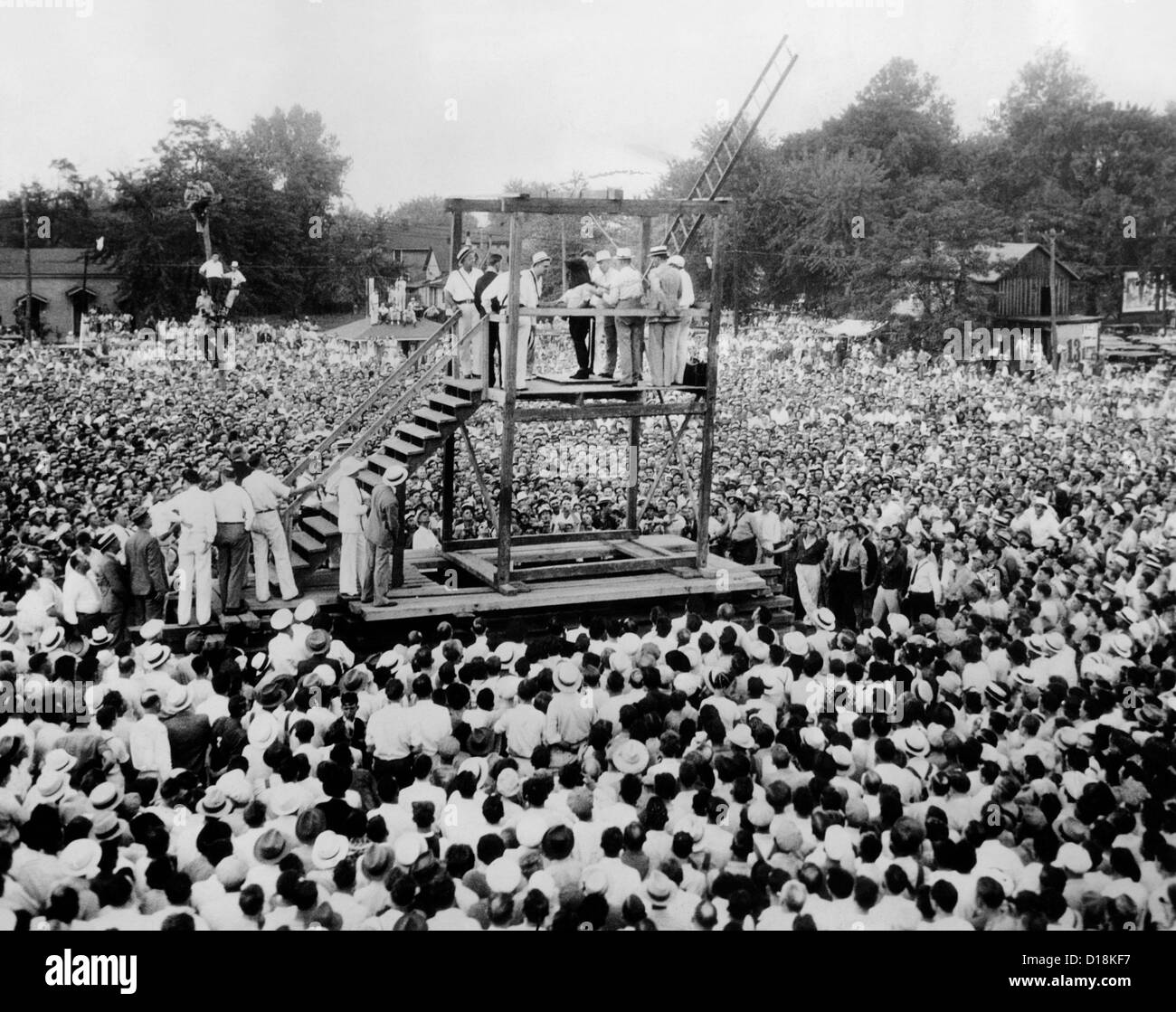 Thousands witness the public hanging of African American, Rainey Bertha ...