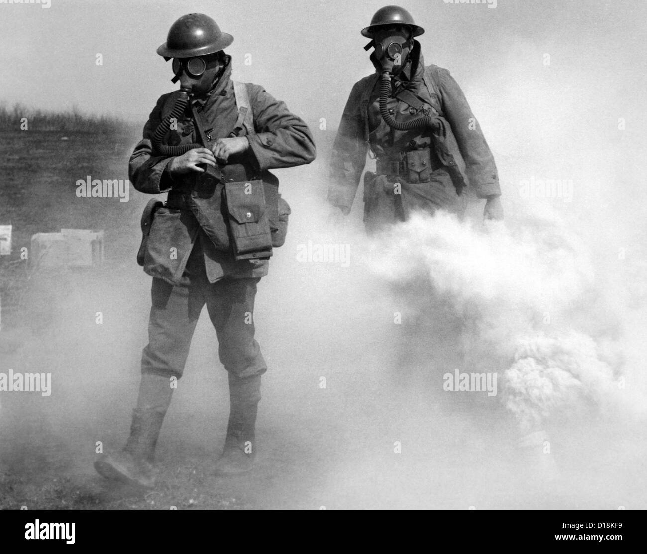 Gas attack ww2 hi-res stock photography and images - Alamy