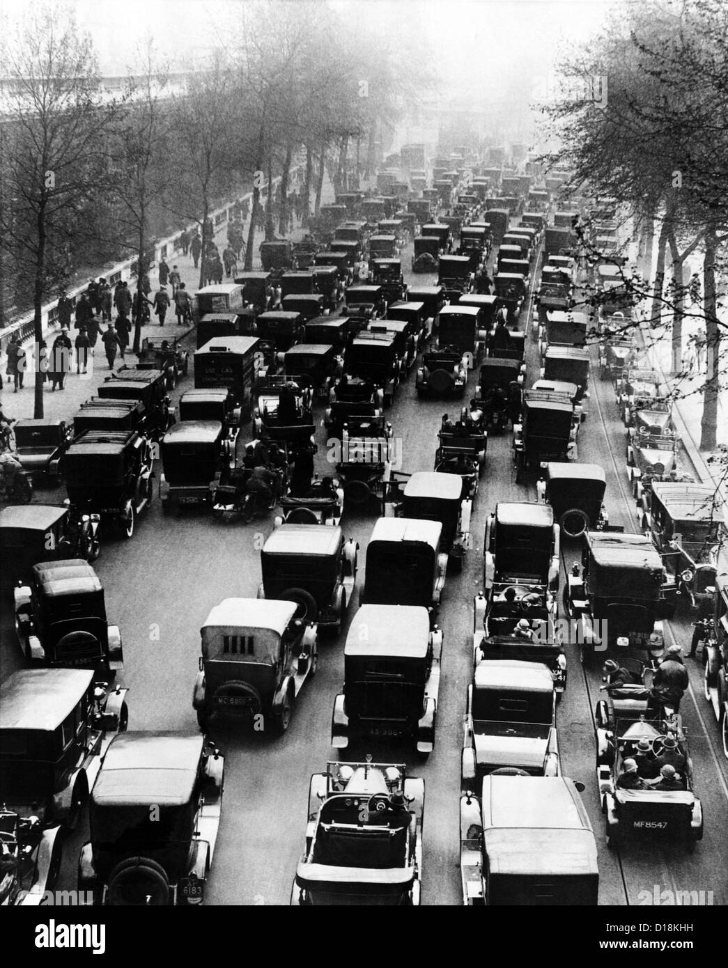 Industry workers 1920s hi-res stock photography and images - Alamy