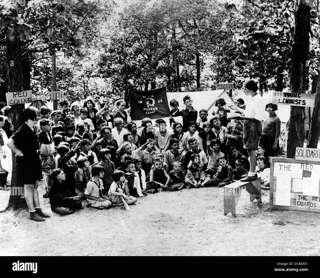 Teenagers 1930s hi-res stock photography and images - Alamy