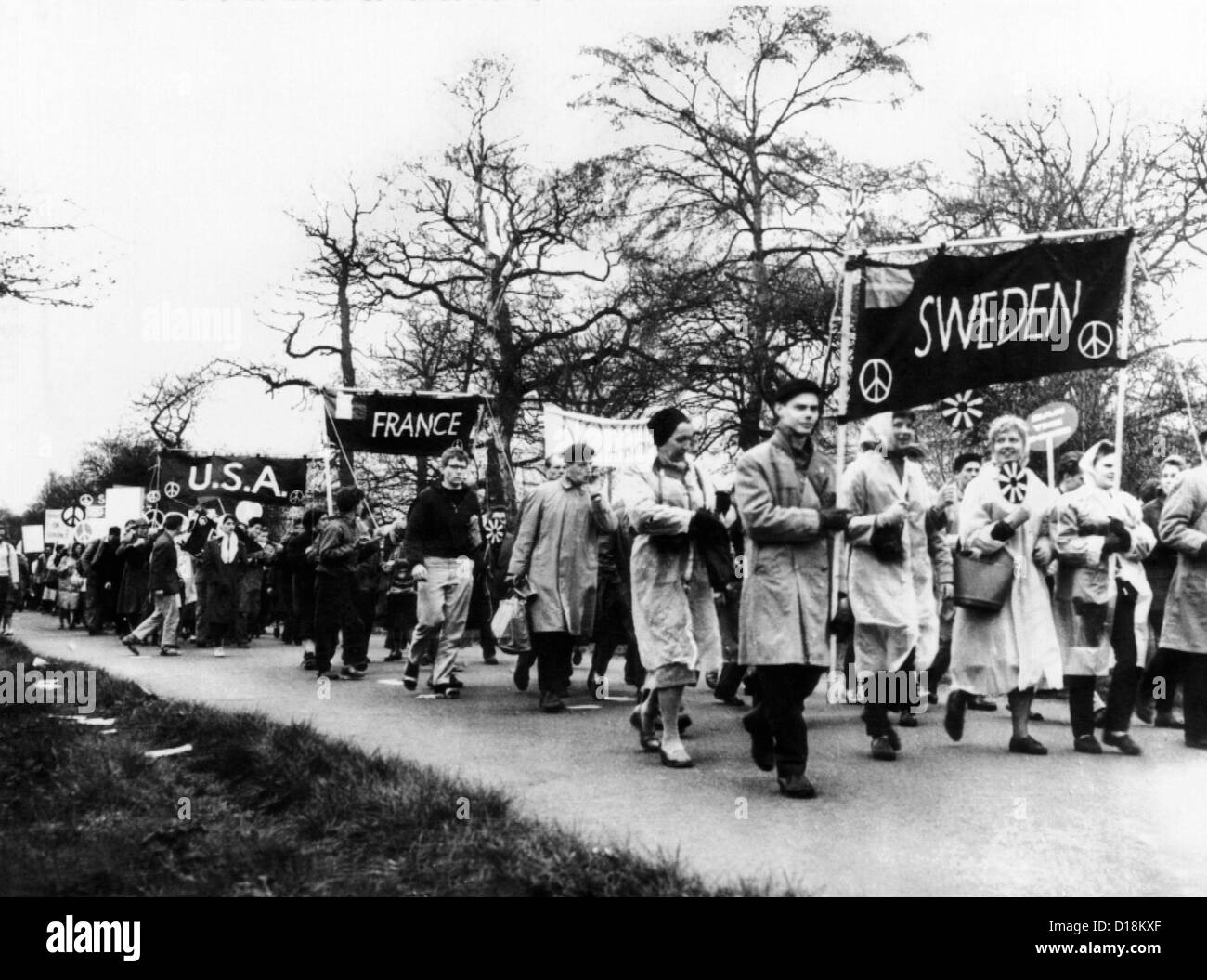 Anti nuclear war 1960s hi-res stock photography and images - Alamy