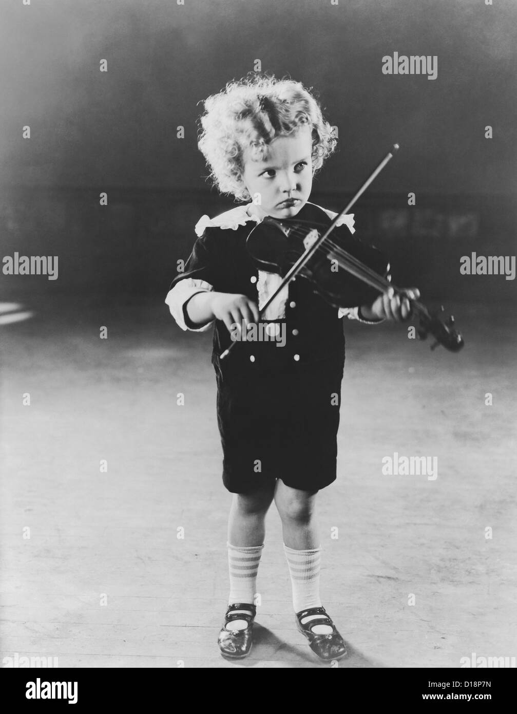 Child prodigy violin Black and White Stock Photos & Images - Alamy