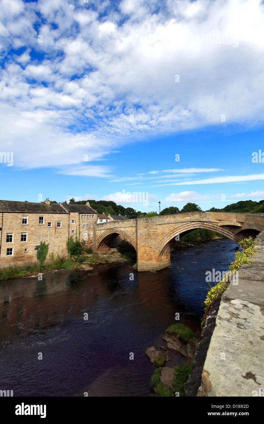 Stone bridge over the river Tees at Barnard Castle town, Upper Teesdale ...