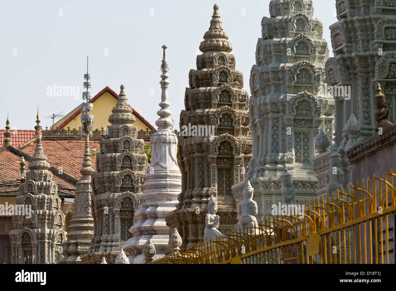 Small Chedis in the Buddhist Temple Wat Sarawan in Phnom Penh, Cambodia ...