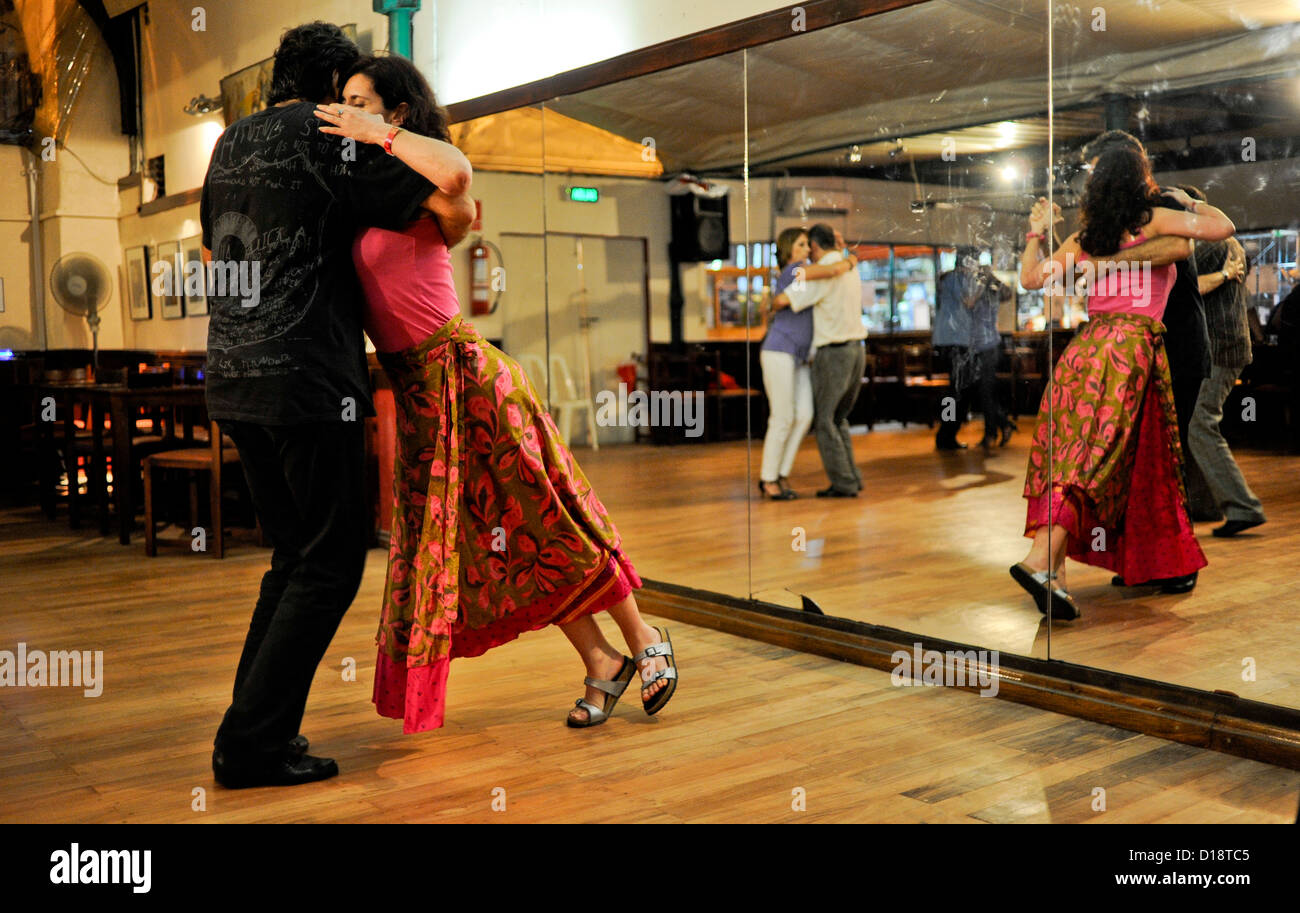 Tango dance uruguay hi-res stock photography and images - Alamy