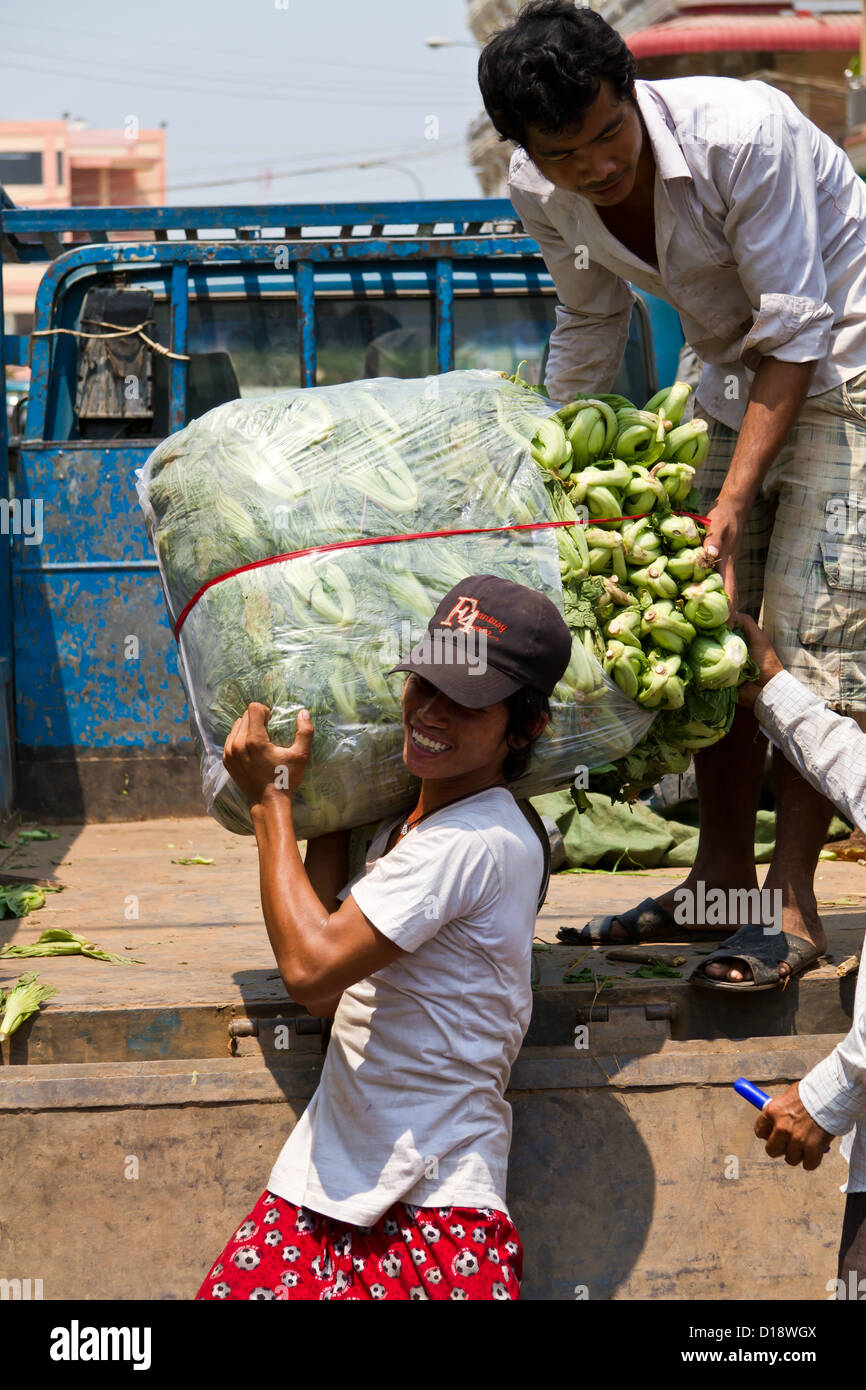 Truck unloading vegetables hi-res stock photography and images - Alamy