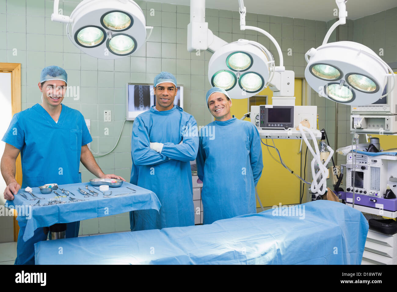 Operation coworkers hi-res stock photography and images - Alamy