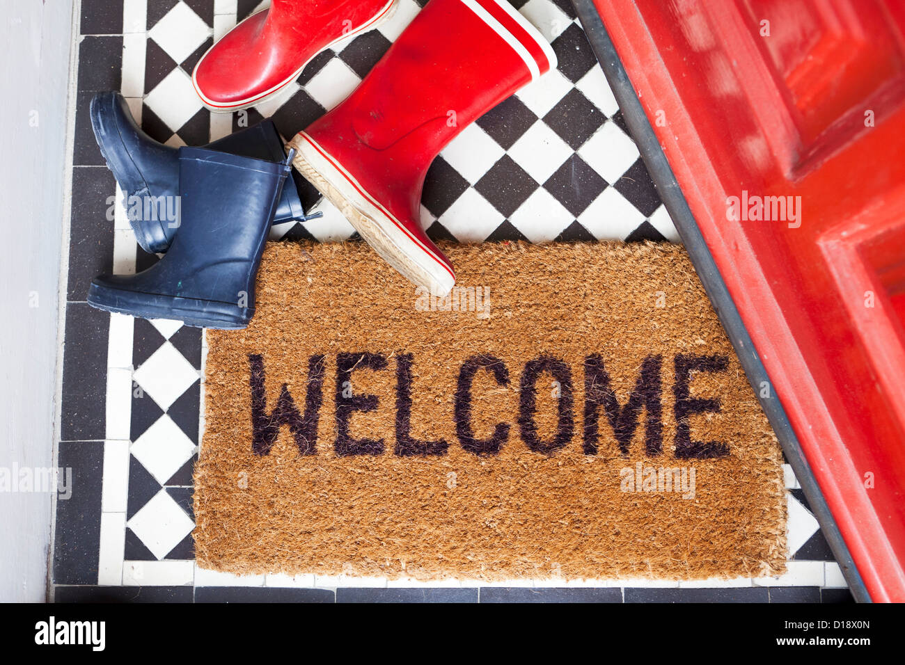 Welcome mat hi-res stock photography and images - Alamy