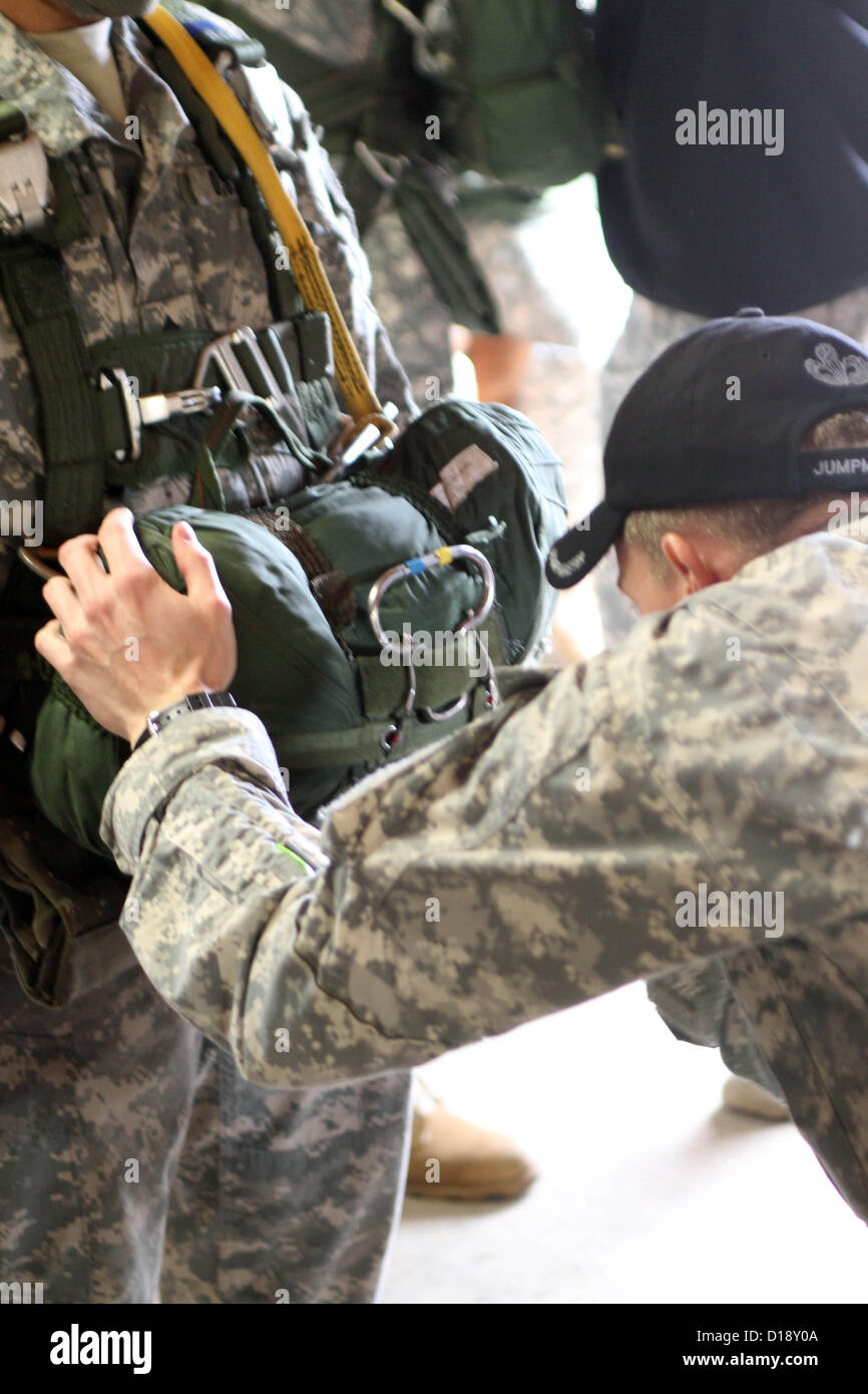 U s army jumpmaster hi-res stock photography and images - Alamy