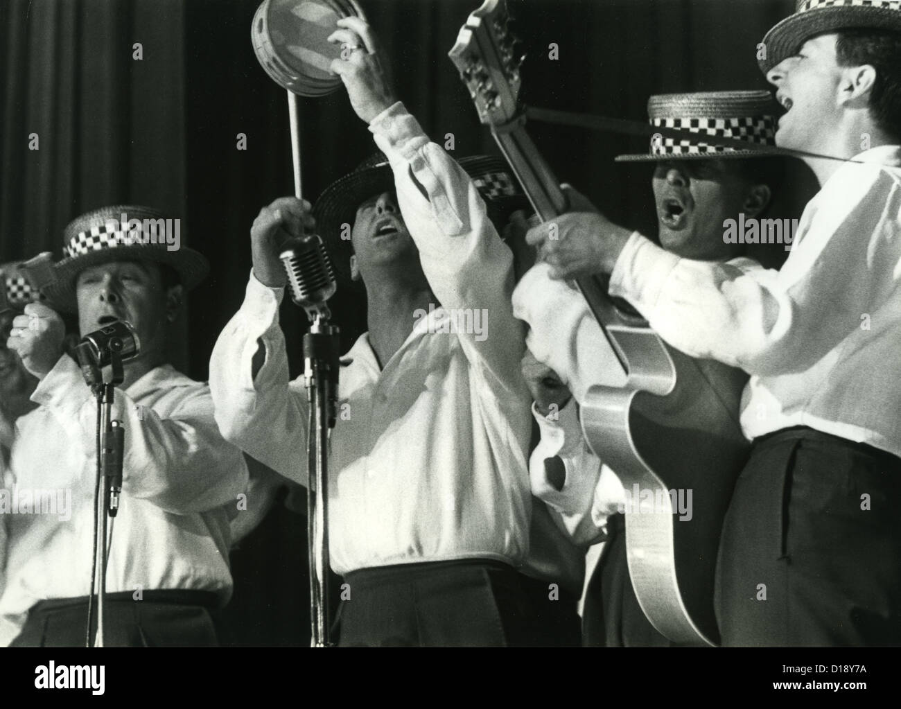 Chanson hi-res stock photography and images - Alamy