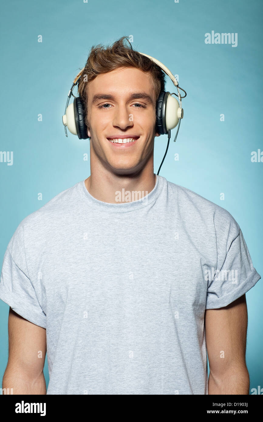 Man wearing headphones Stock Photo - Alamy