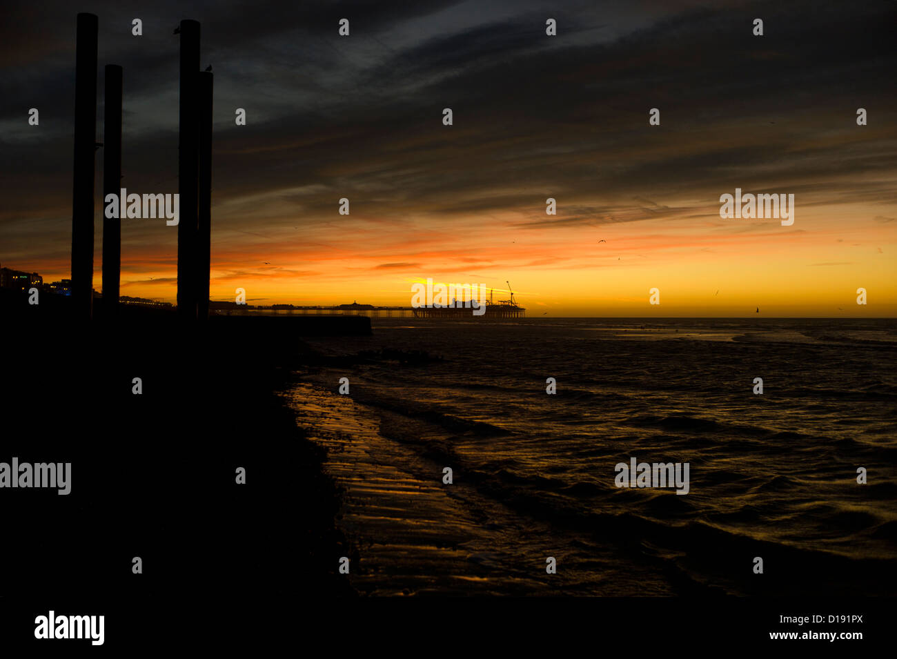 Sunrise dawn brighton pier silhouette hi-res stock photography and images - Alamy
